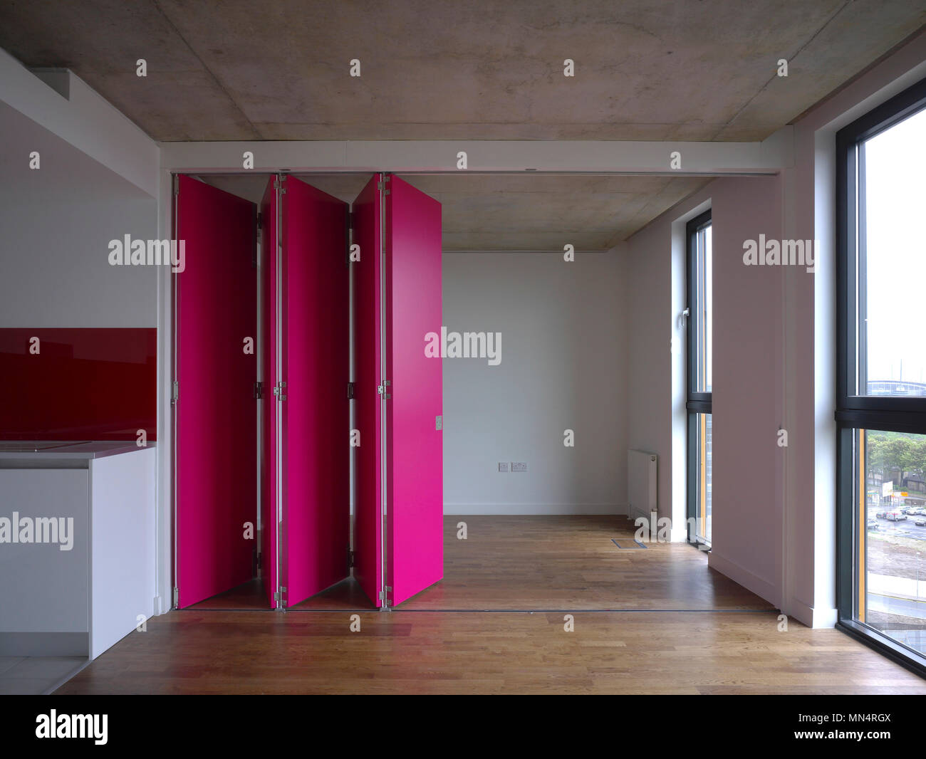 Concertina door hi-res stock photography and images - Alamy
