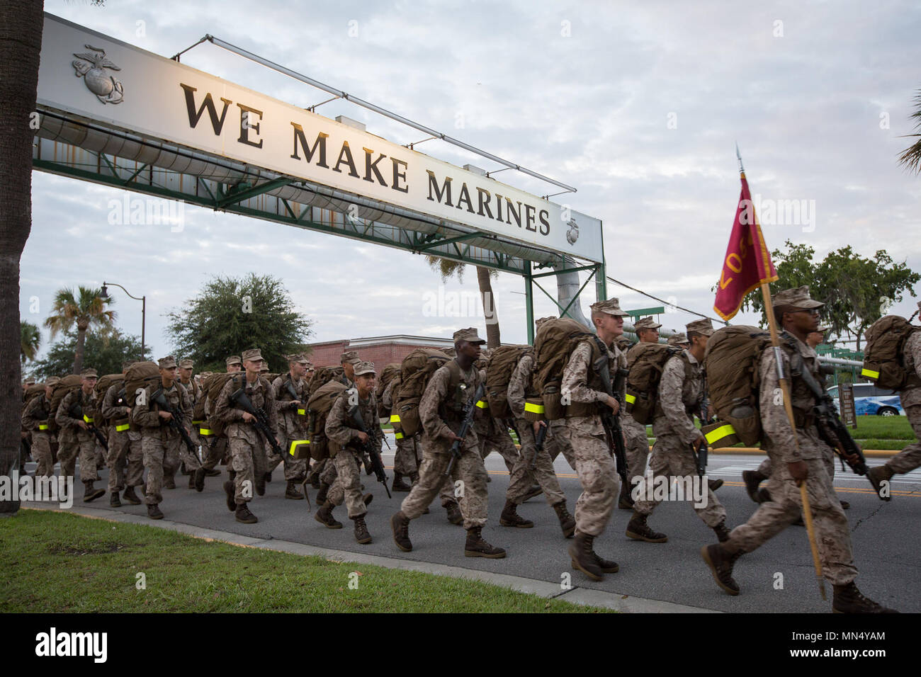 U.S. Marine Corps recruits of Fox Company, 2nd Recruit Training ...