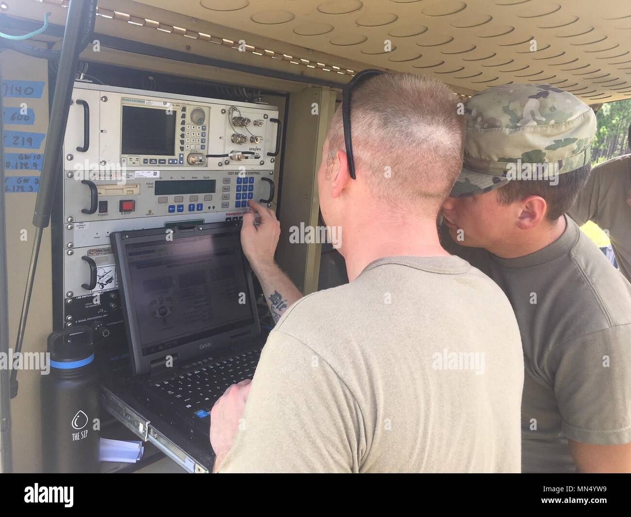 50th signal battalion hi-res stock photography and images - Alamy