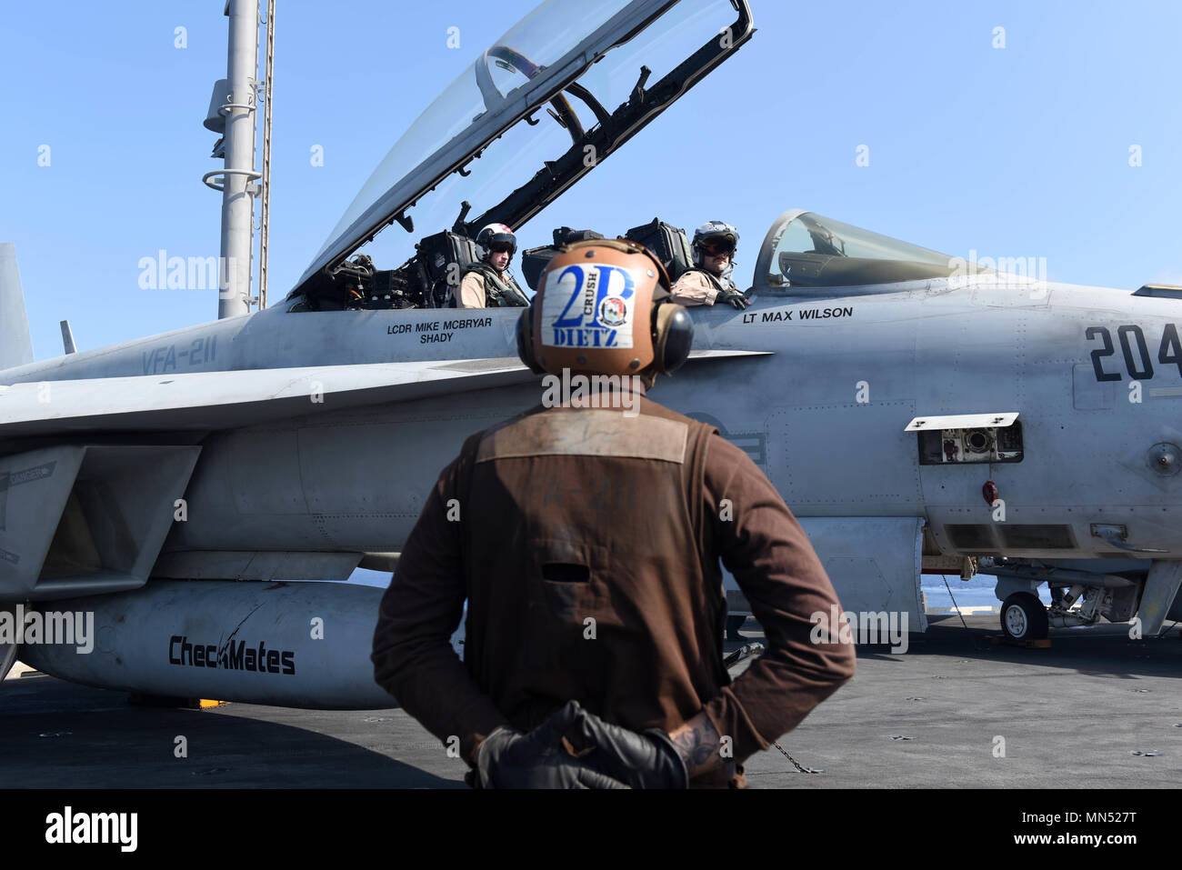 Usn pilots carrier hi-res stock photography and images - Alamy