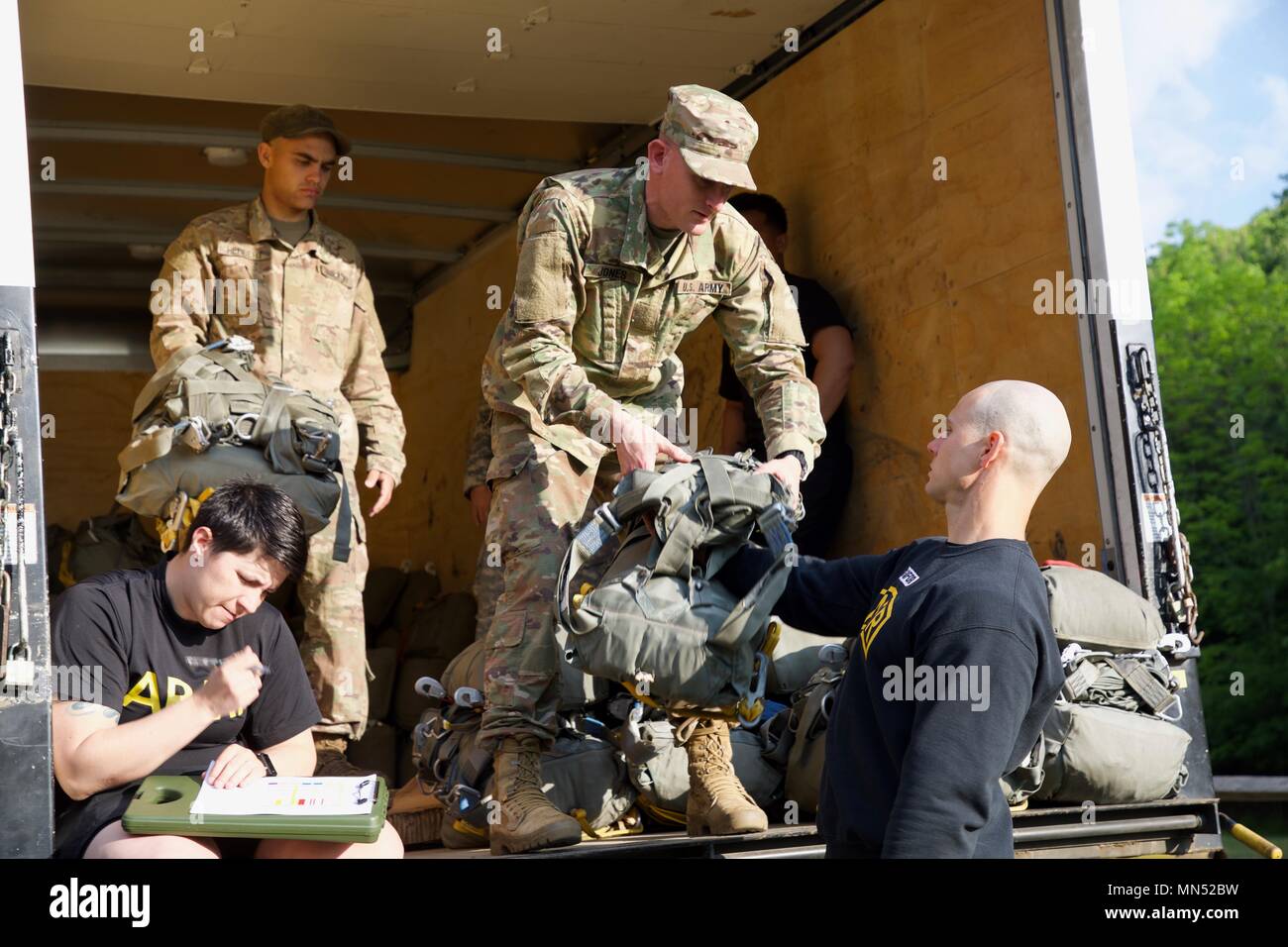 A group of U.S. Army Soldiers, assigned to Headquarters, Headquarters ...