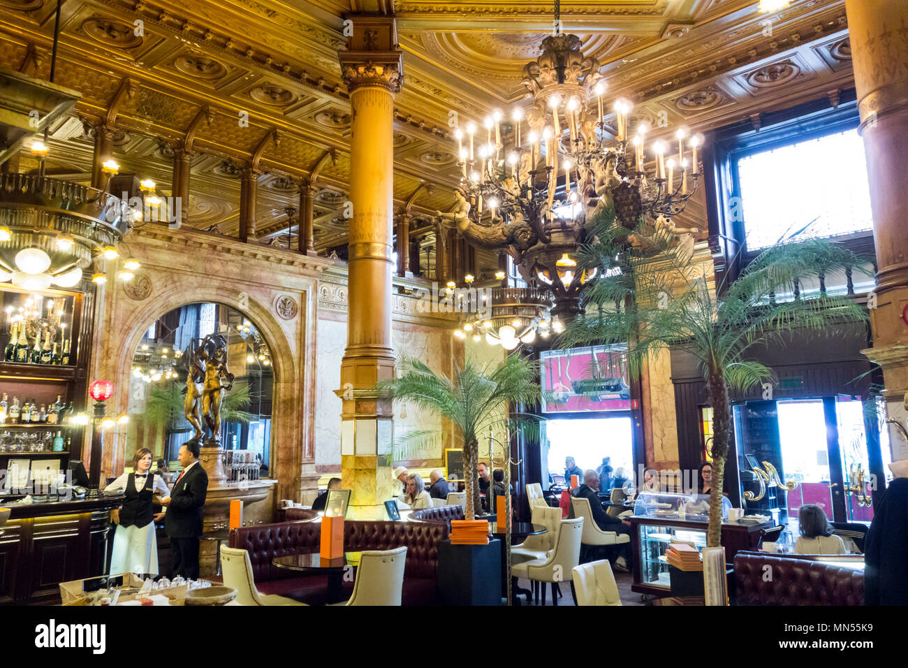 Cafe metropole hi-res stock photography and images - Alamy
