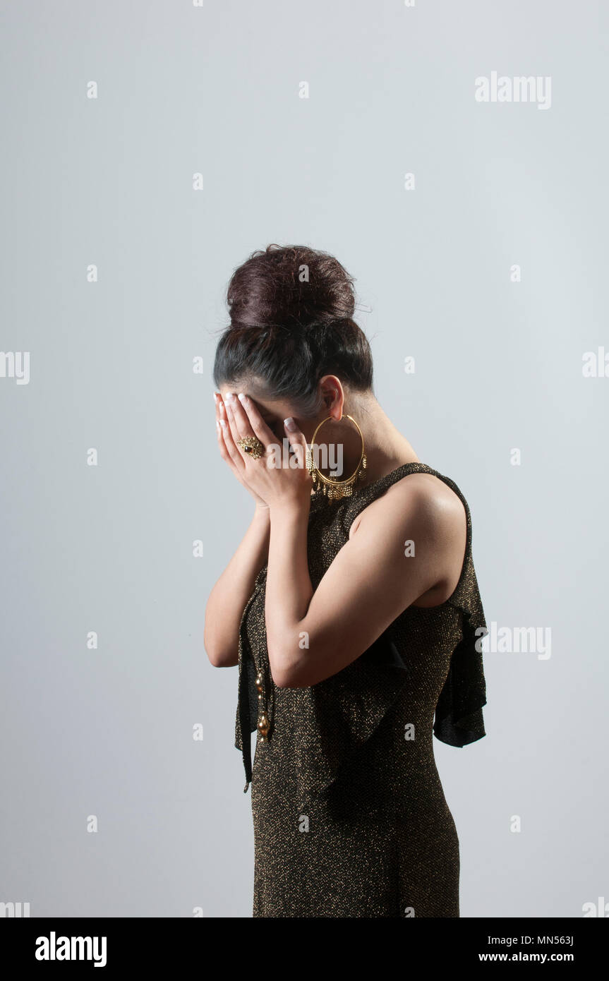 Indian women crying hi-res stock photography and images - Alamy