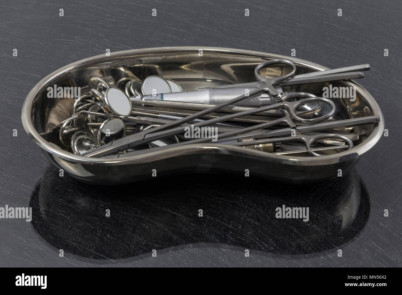 Dentist tool tray hi-res stock photography and images - Alamy