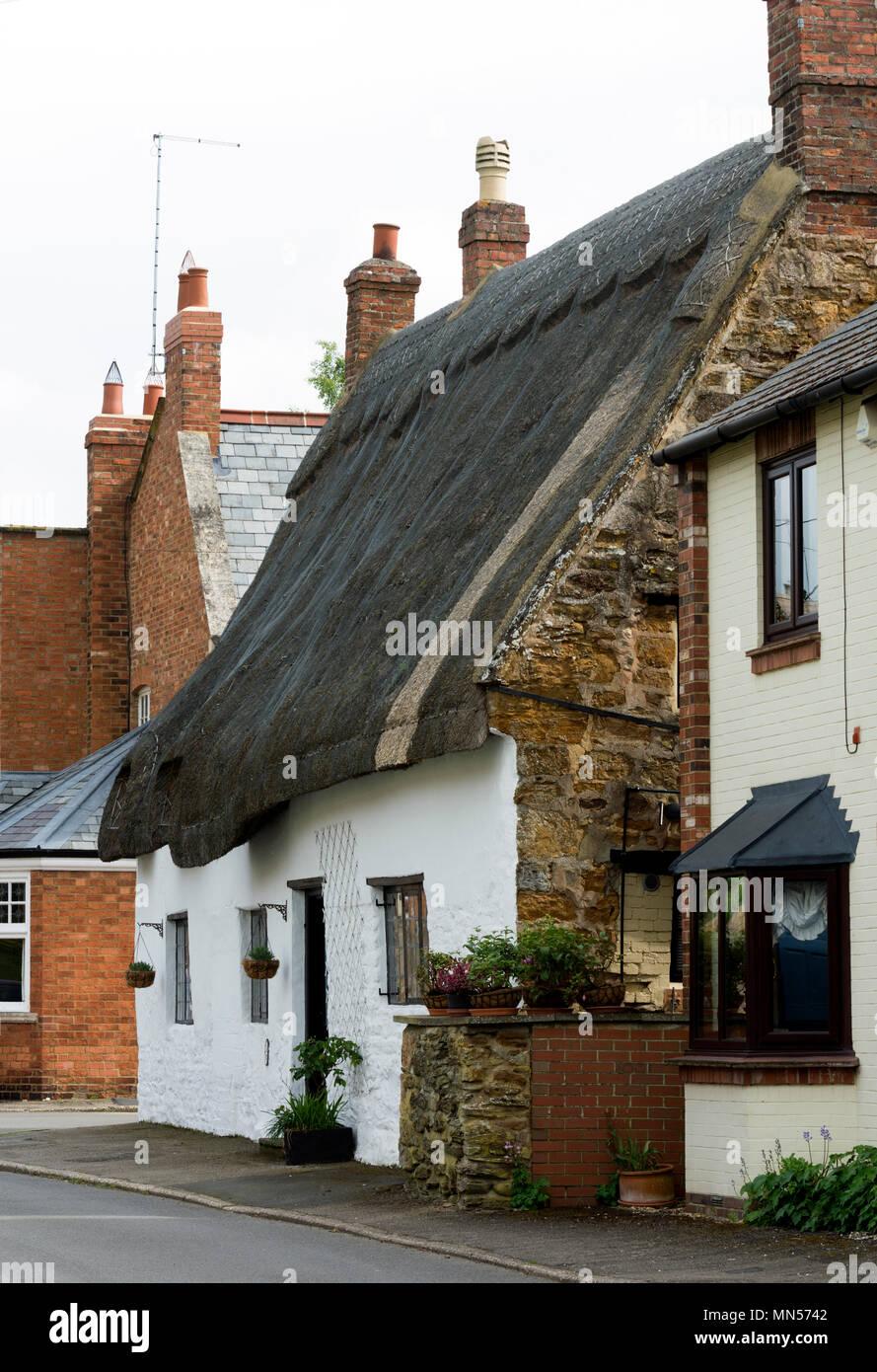 Village of flore hi-res stock photography and images - Alamy