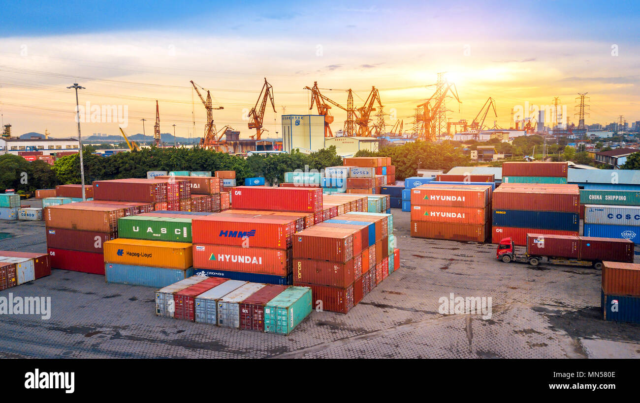 Warehouse terminal hi-res stock photography and images - Alamy