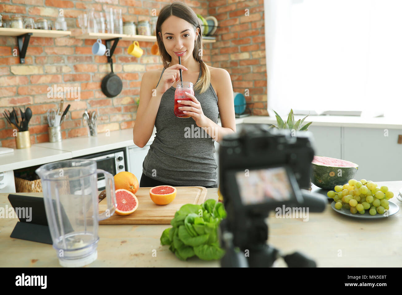 Food vlogger in the kitchen Stock Photo - Alamy
