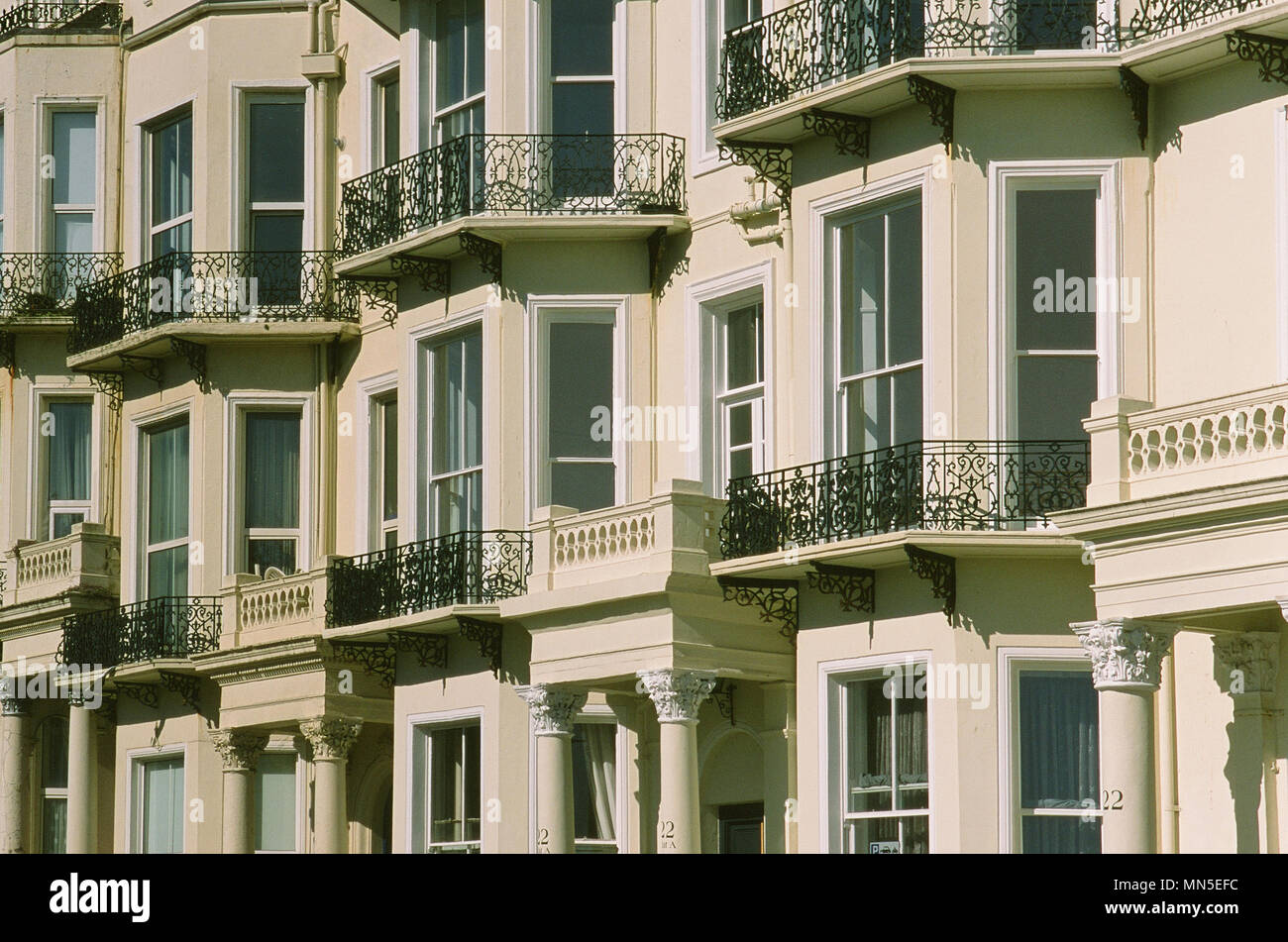 Victorian terraced house hi-res stock photography and images - Alamy