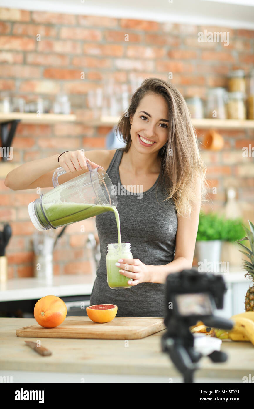 Food vlogger in the kitchen Stock Photo - Alamy