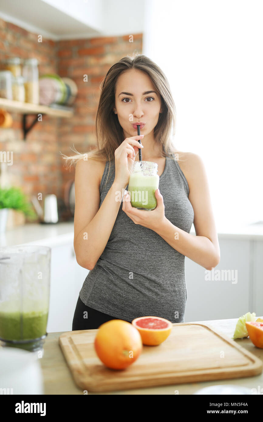 Food vlogger in the kitchen Stock Photo - Alamy