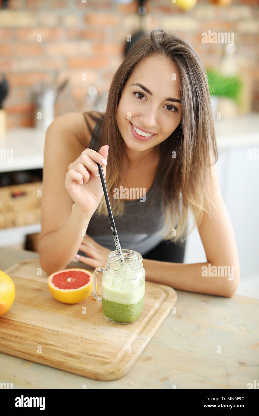 Food vlogger in the kitchen Stock Photo - Alamy