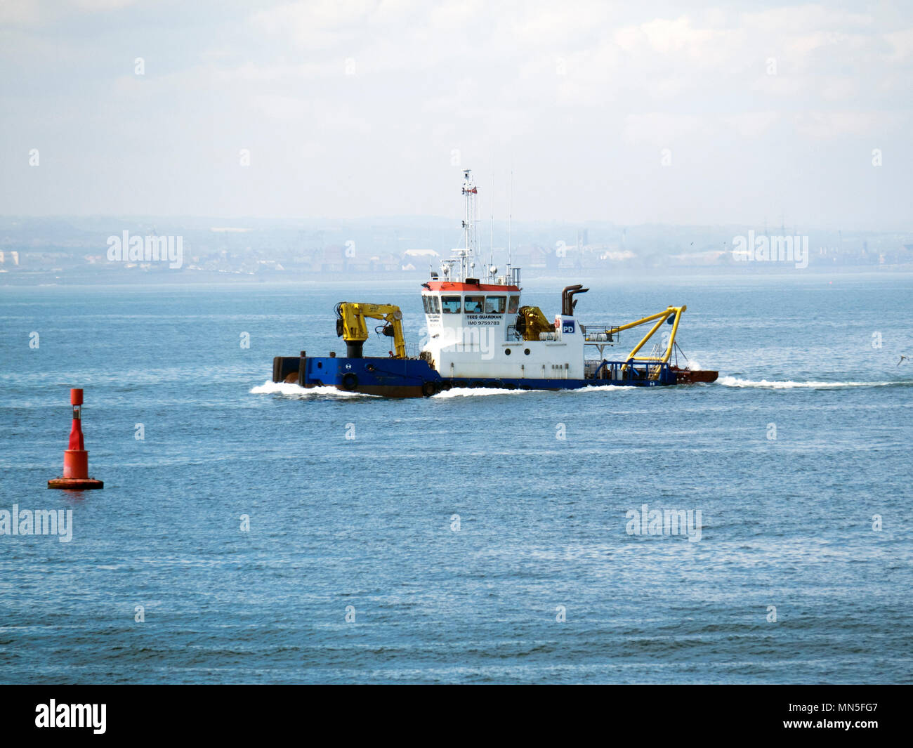 Tees Guardian pusher tug at Teesport equipped to carry out repairs on ...