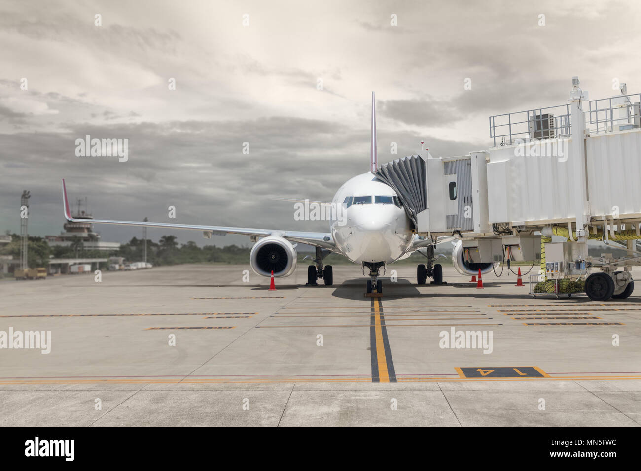 Airport ground ramp High Resolution Stock Photography and Images - Alamy