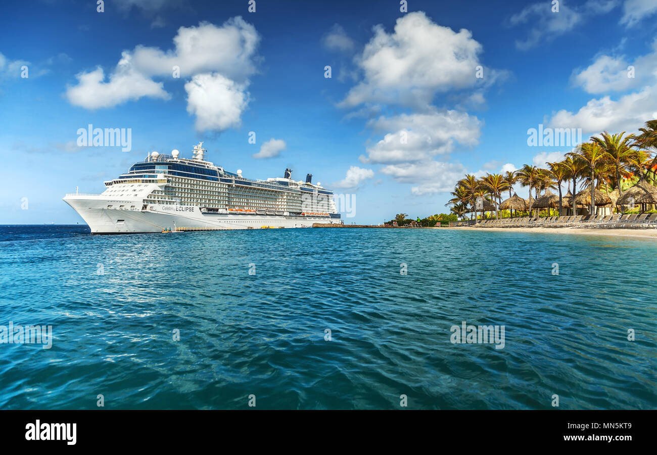 Cruise Ship in port Stock Photo - Alamy