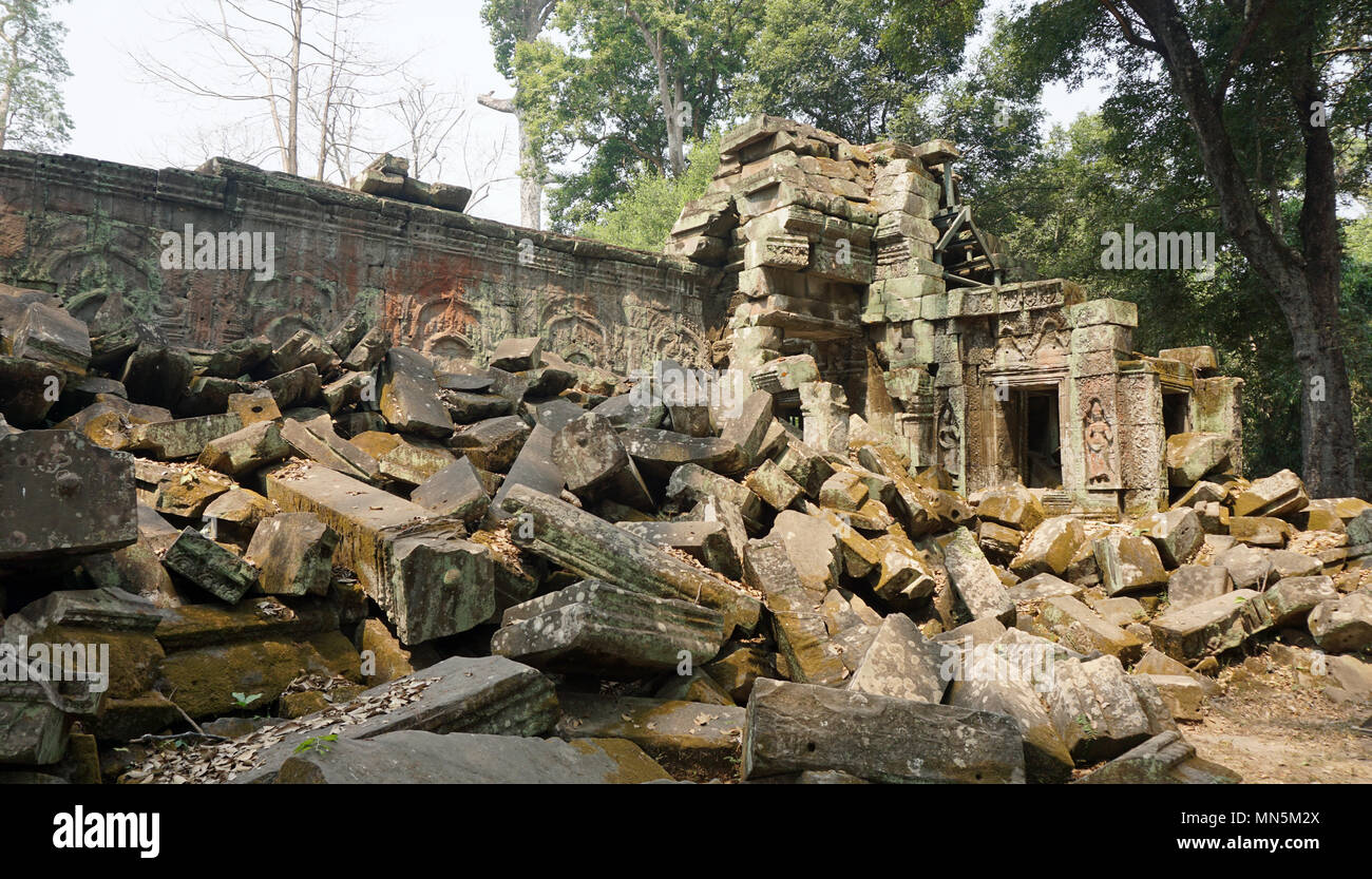 ancient temple complex of ankgor wat in cambodia Stock Photo - Alamy