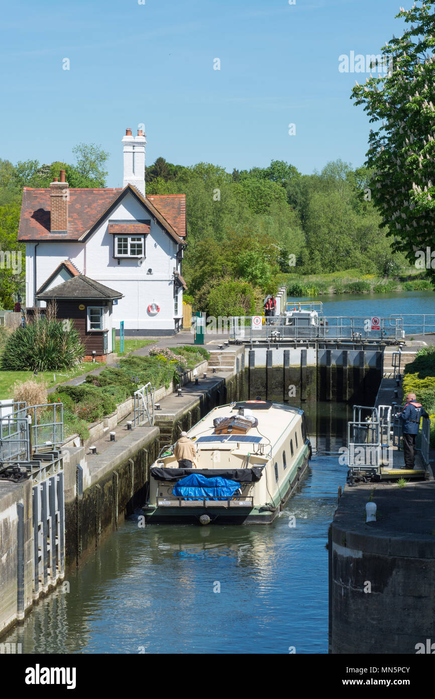 Thames at goring hi-res stock photography and images - Alamy