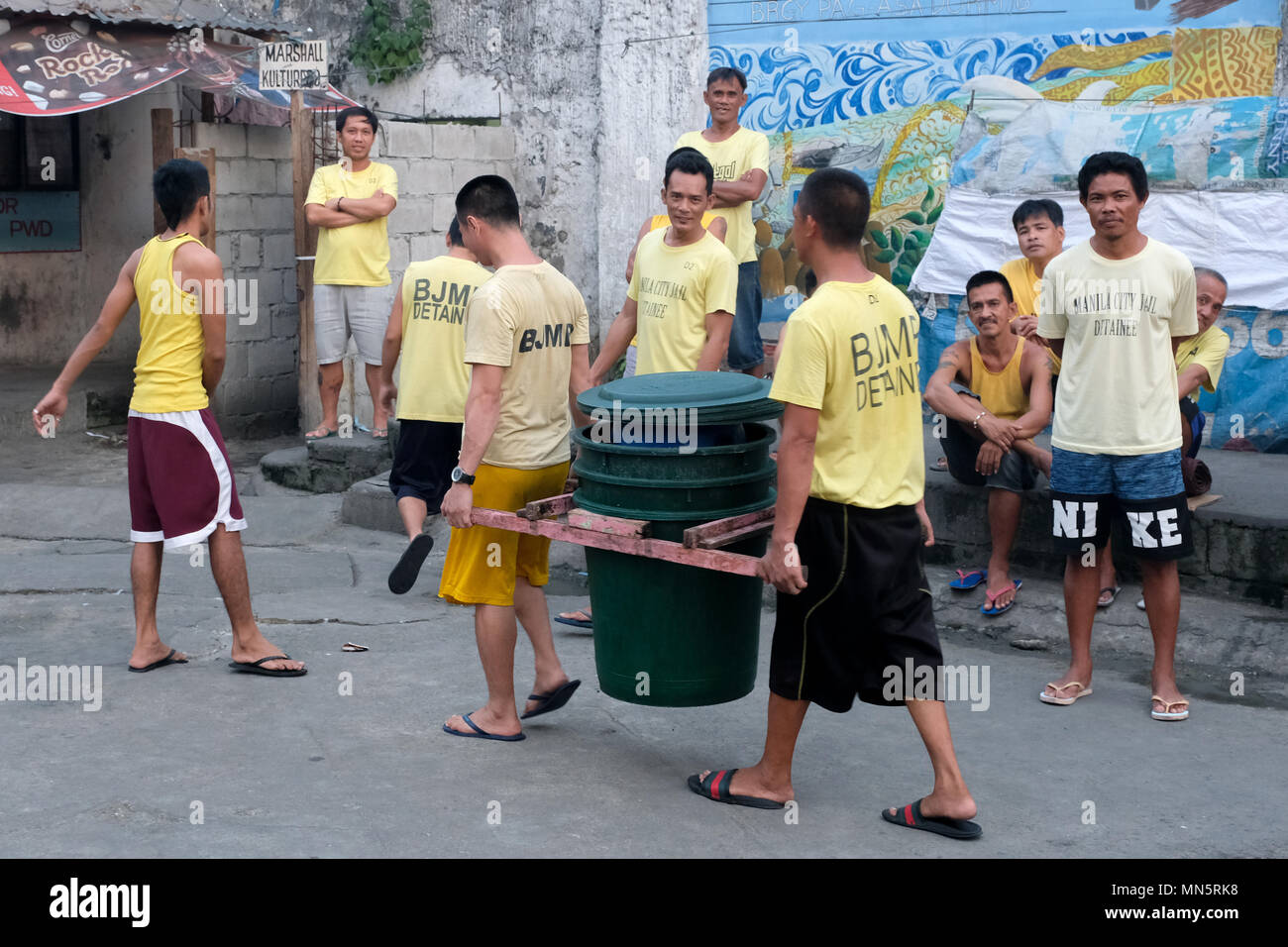 Inmates in the open courtyard of Manila City Jail in Manila ...