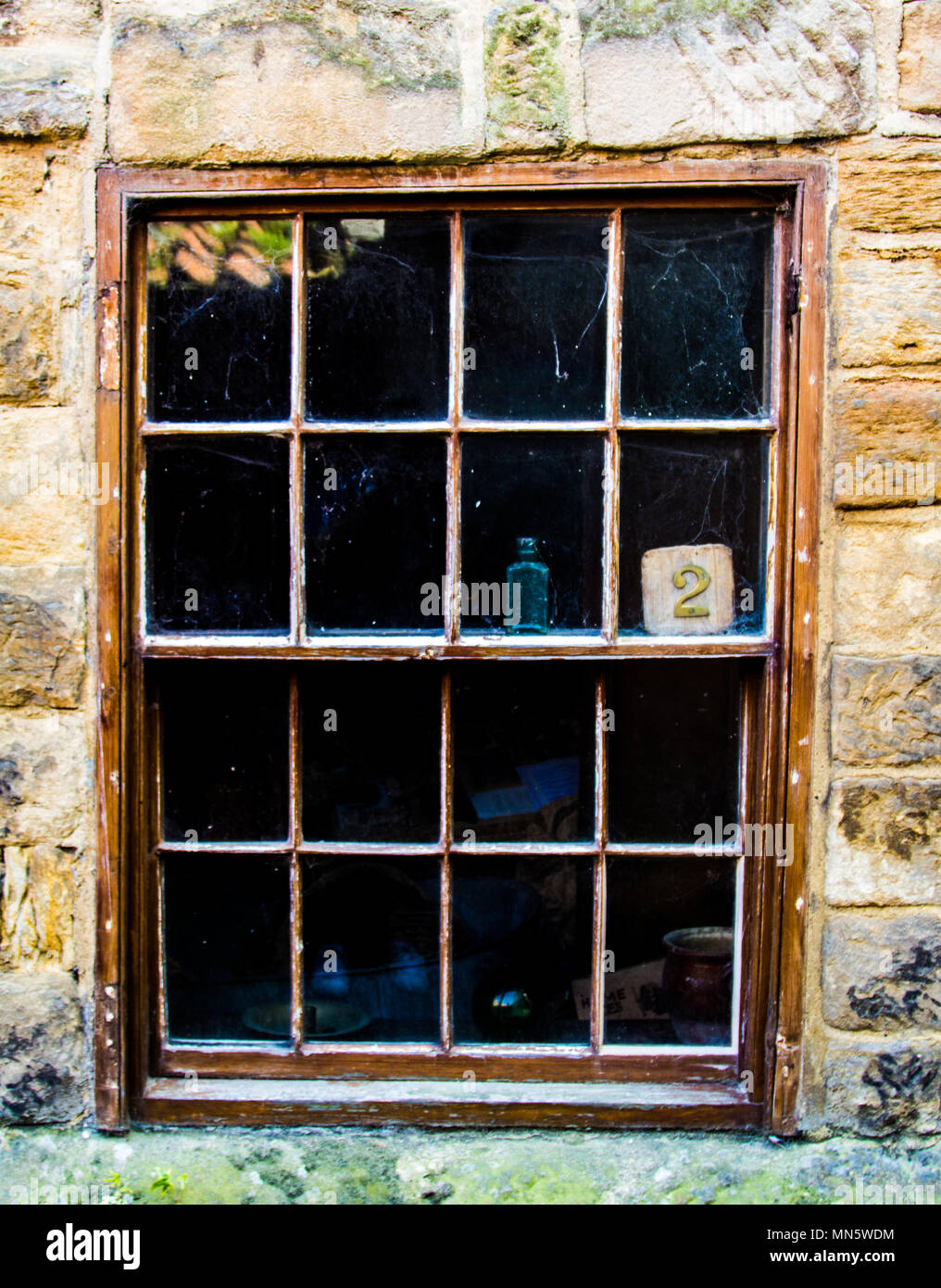 Looking inside windows hi-res stock photography and images - Alamy