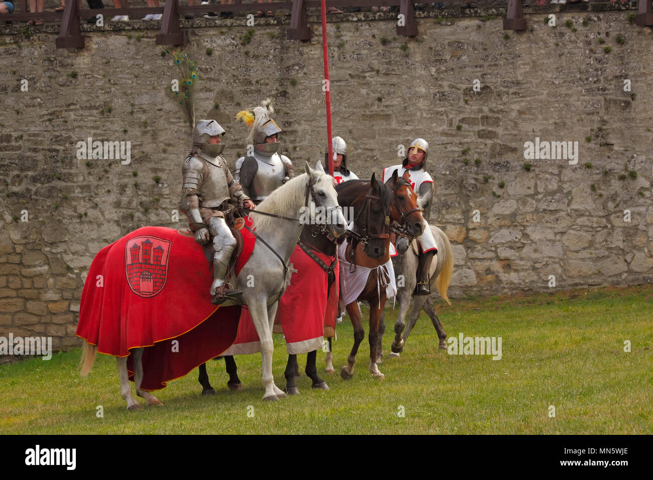 Medieval knights cavalry hi-res stock photography and images - Alamy