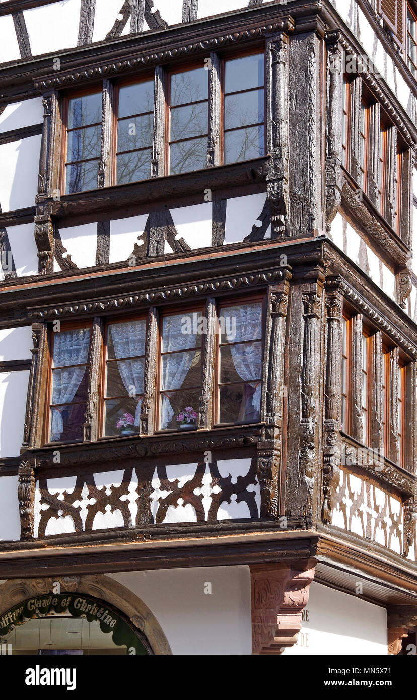 Medieval timber framed house hi-res stock photography and images - Alamy