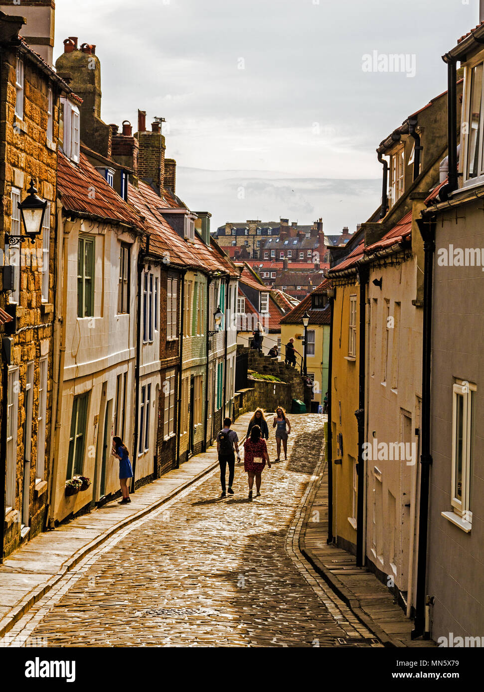 English street scene hi-res stock photography and images - Alamy