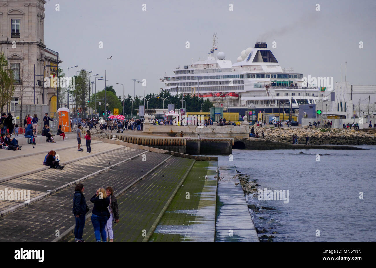 Terreiro do paco lisbonne hi-res stock photography and images - Alamy