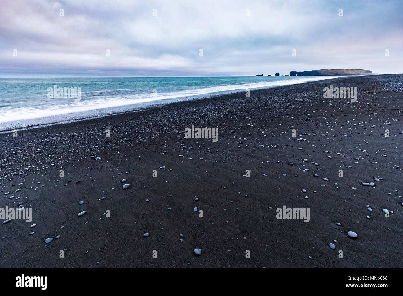 Vik volcanic beach hi-res stock photography and images - Alamy