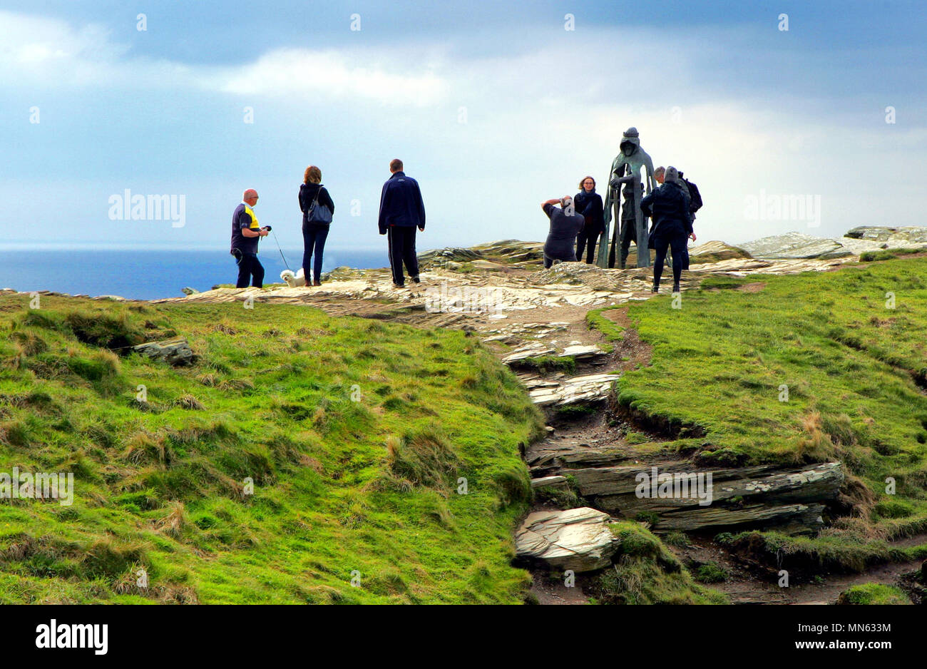 King arthur statue hi-res stock photography and images - Alamy
