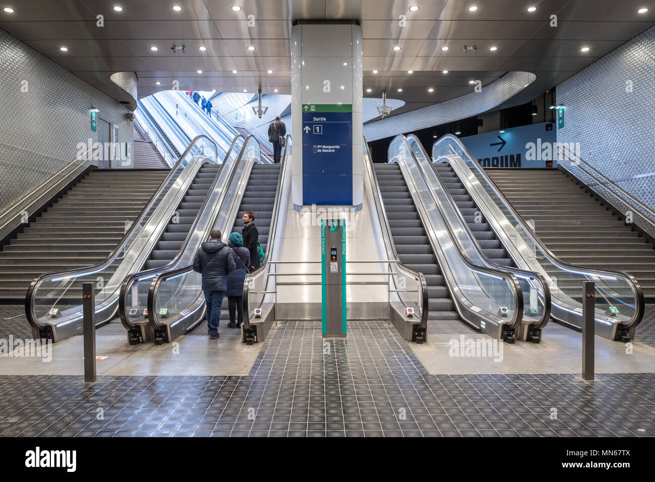 France, Paris - 1 April 2018: Paris Métro station Châtelet - Porte ...