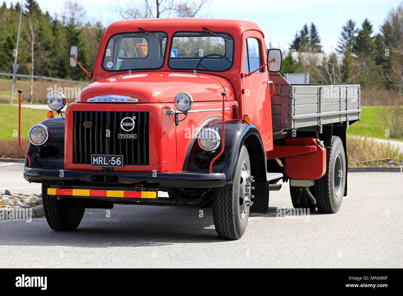 Tipper trailer hi-res stock photography and images - Alamy