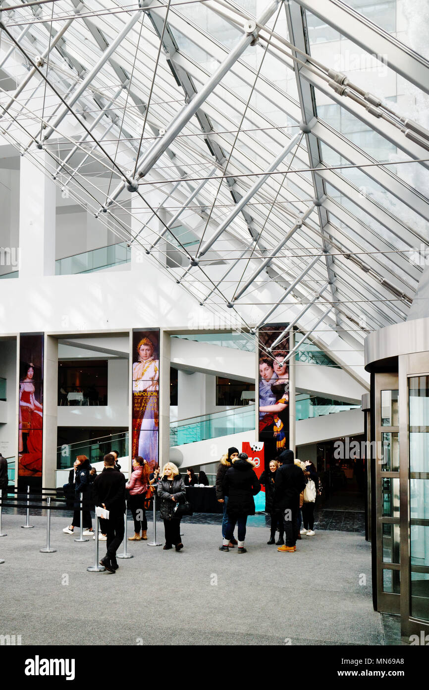 Interior modern museum office hi-res stock photography and images - Alamy