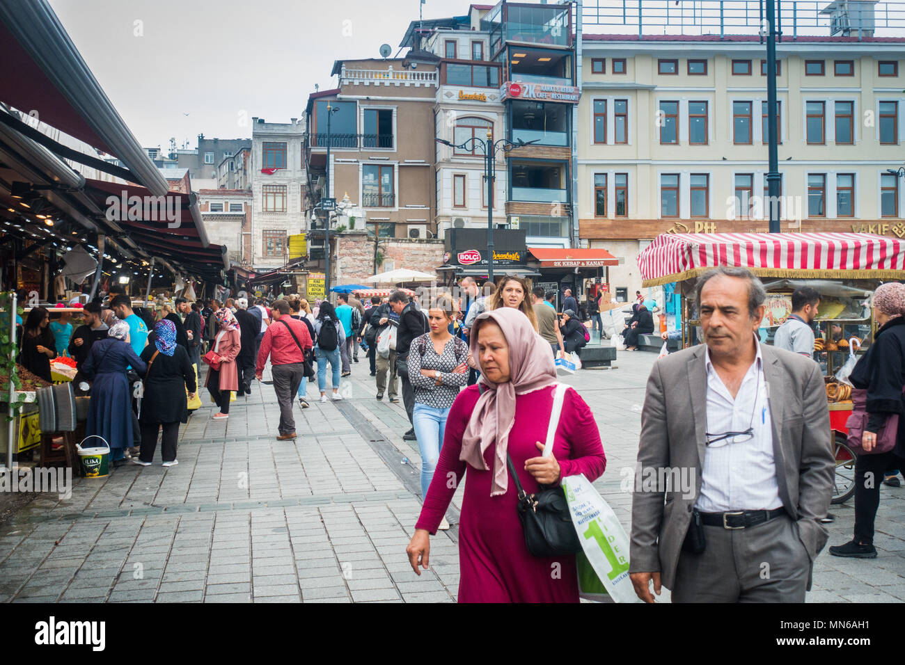 Istanbul Turkey street scene people Stock Photo - Alamy