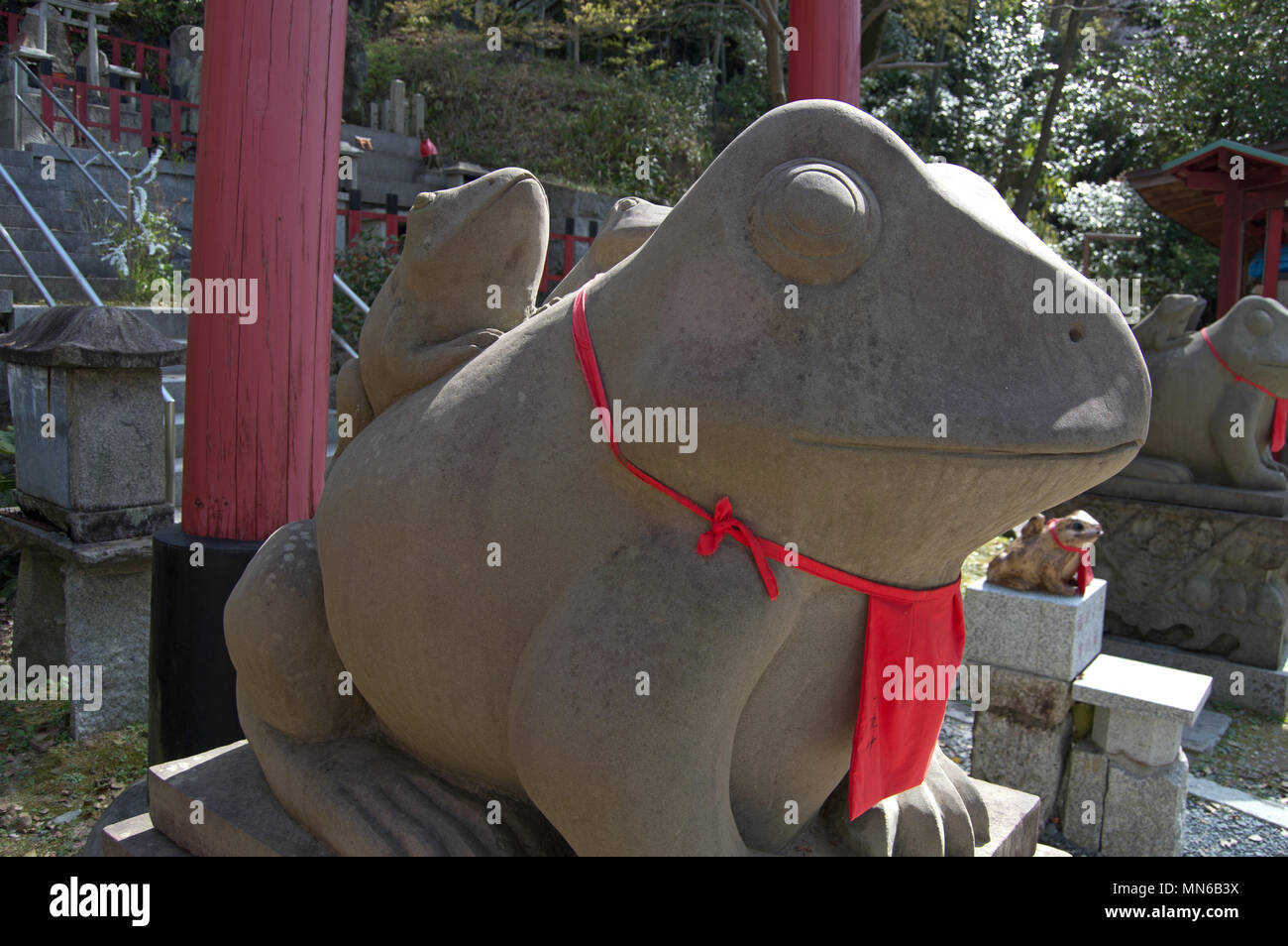 Frog statue (Kaeru) at Fushimi Inari-taisha, Kyoto, Japan Stock Photo ...