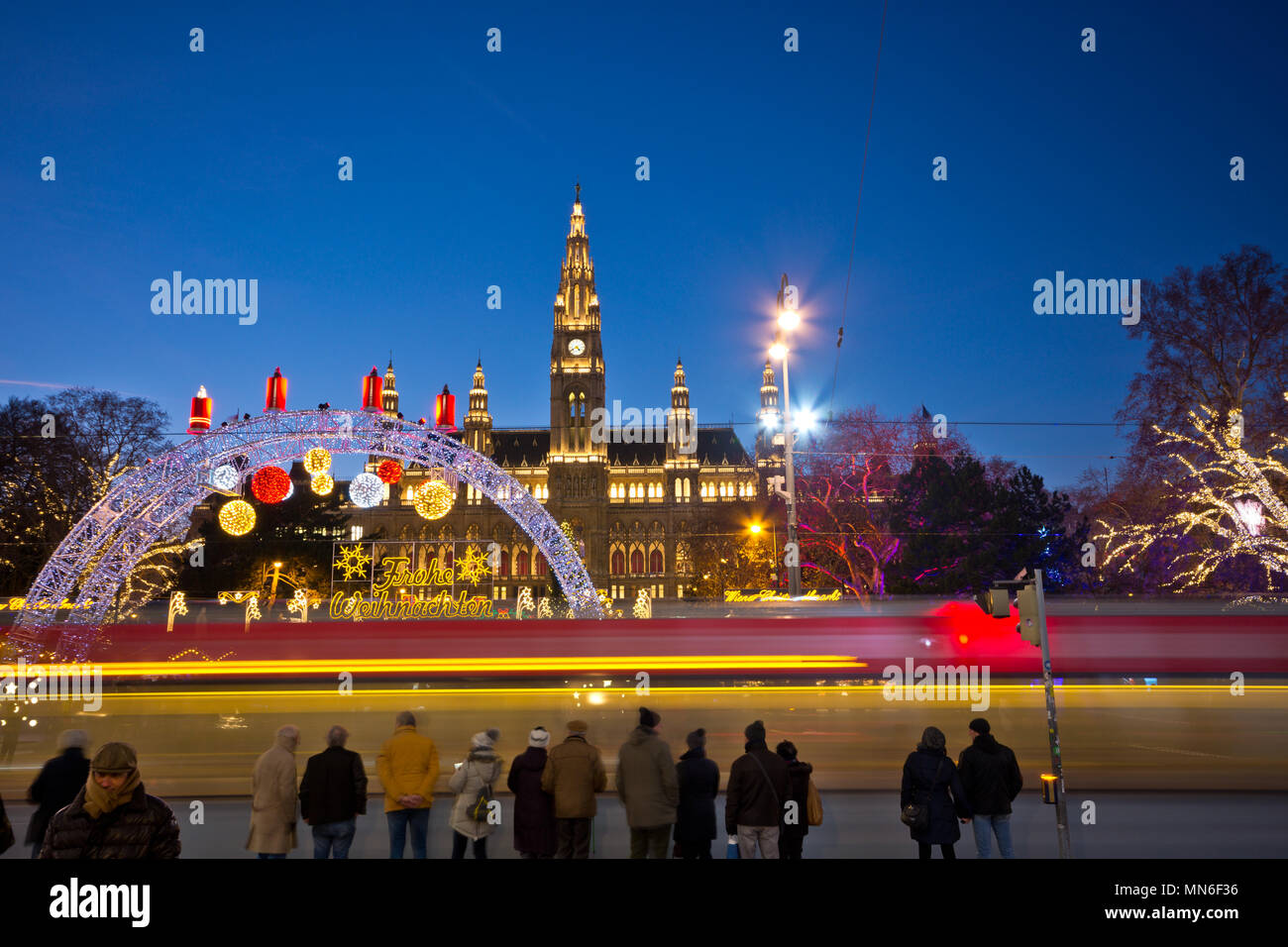 Vienna christmas market city hall hi-res stock photography and images ...