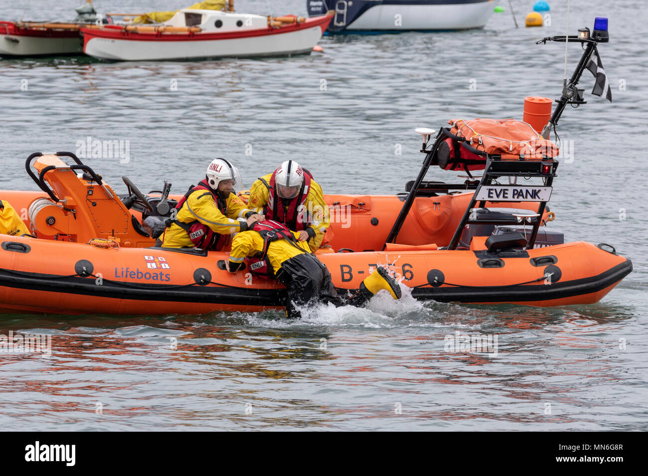 Push boat hi-res stock photography and images - Alamy