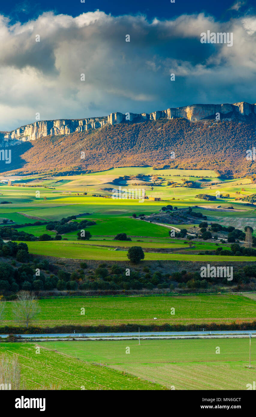 Mountain range and agriculture lands Stock Photo - Alamy