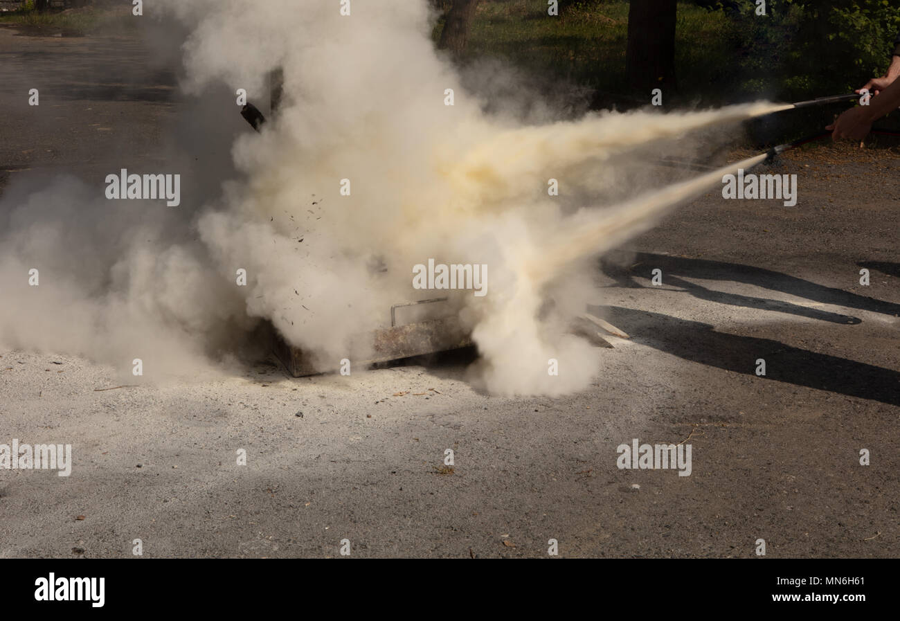 Basic Fire Fighting and Evacuation Fire Drill Simulation Training For ...