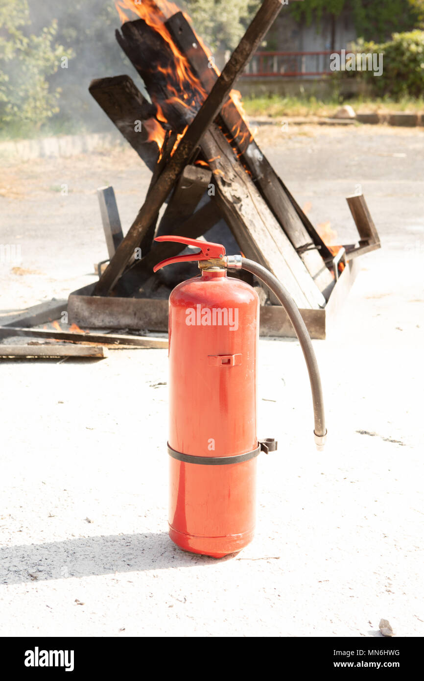 Basic Fire Fighting and Evacuation Fire Drill Simulation Training For ...