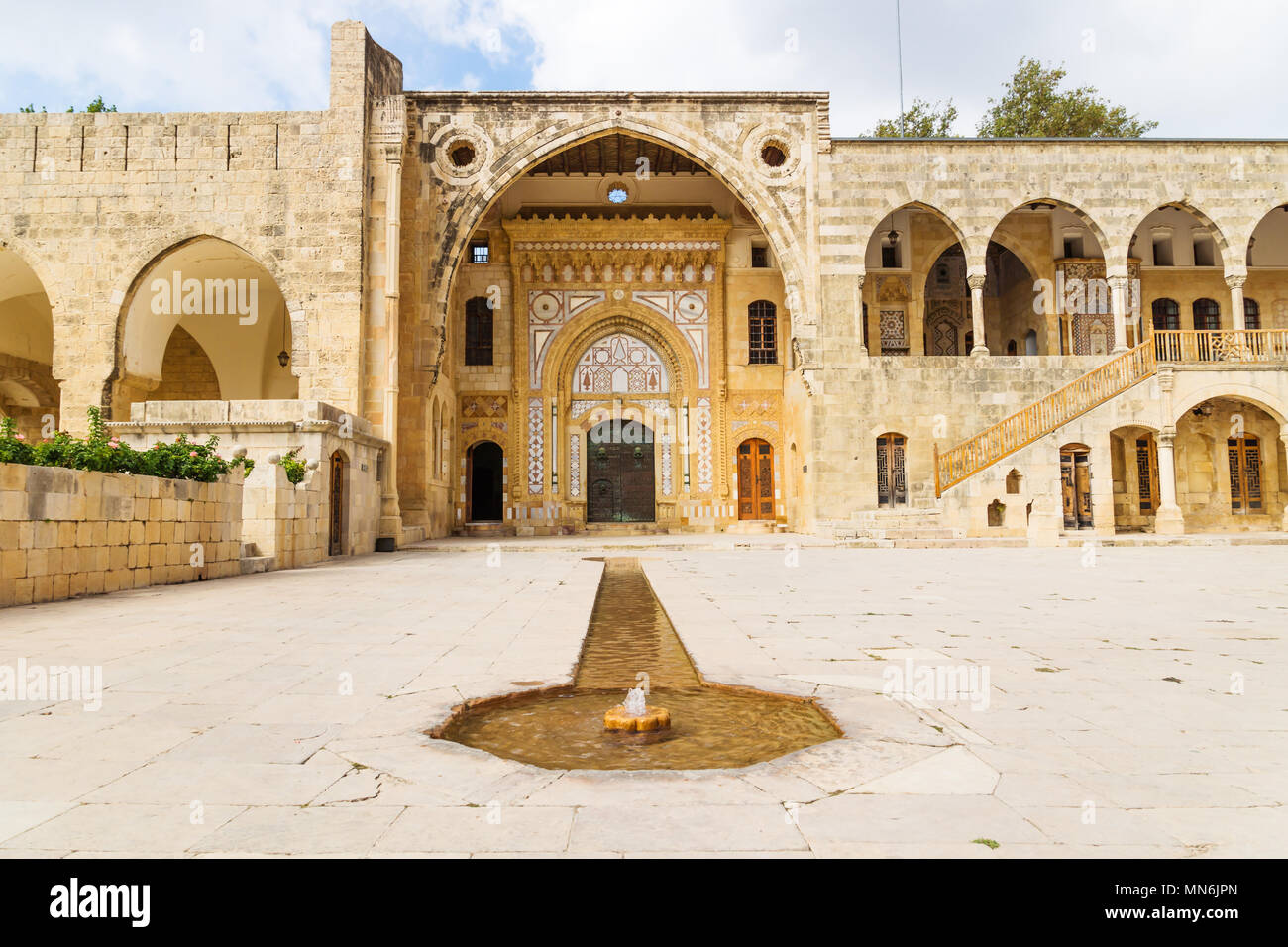 Middle east palace hi-res stock photography and images - Alamy