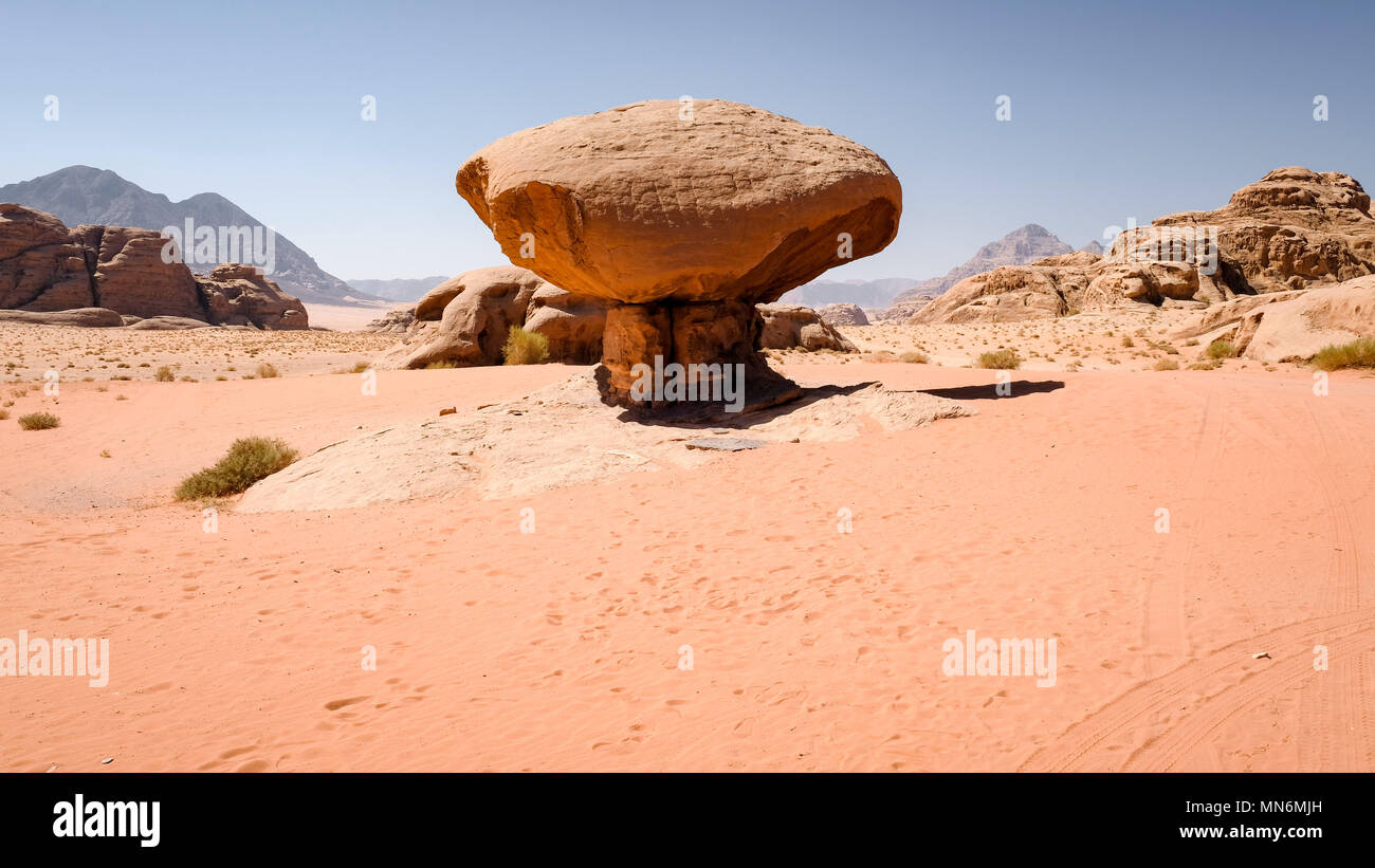 Mushroom shaped rock Stock Photo - Alamy