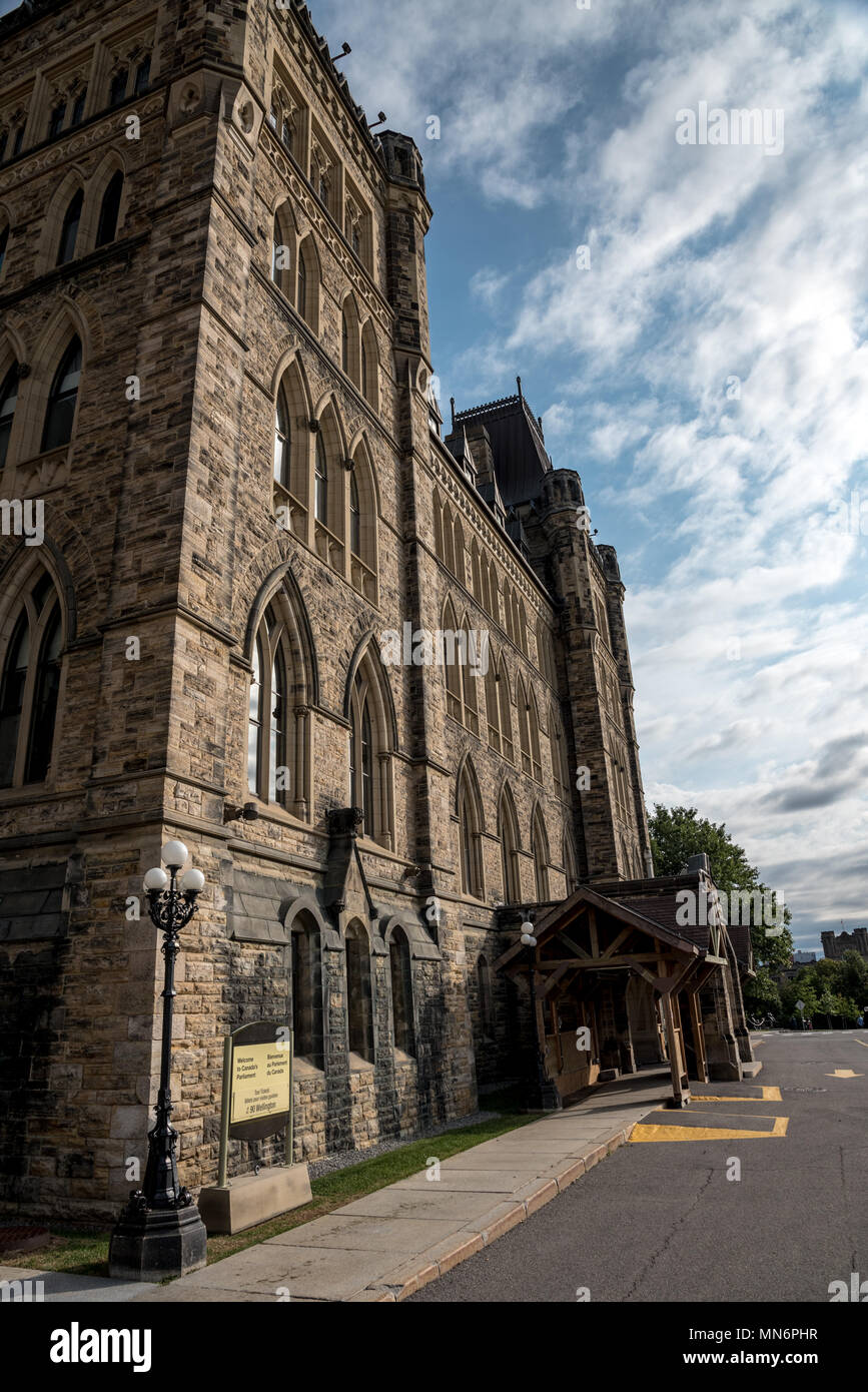 The canadian houses of parliament in ottawa hi-res stock photography ...