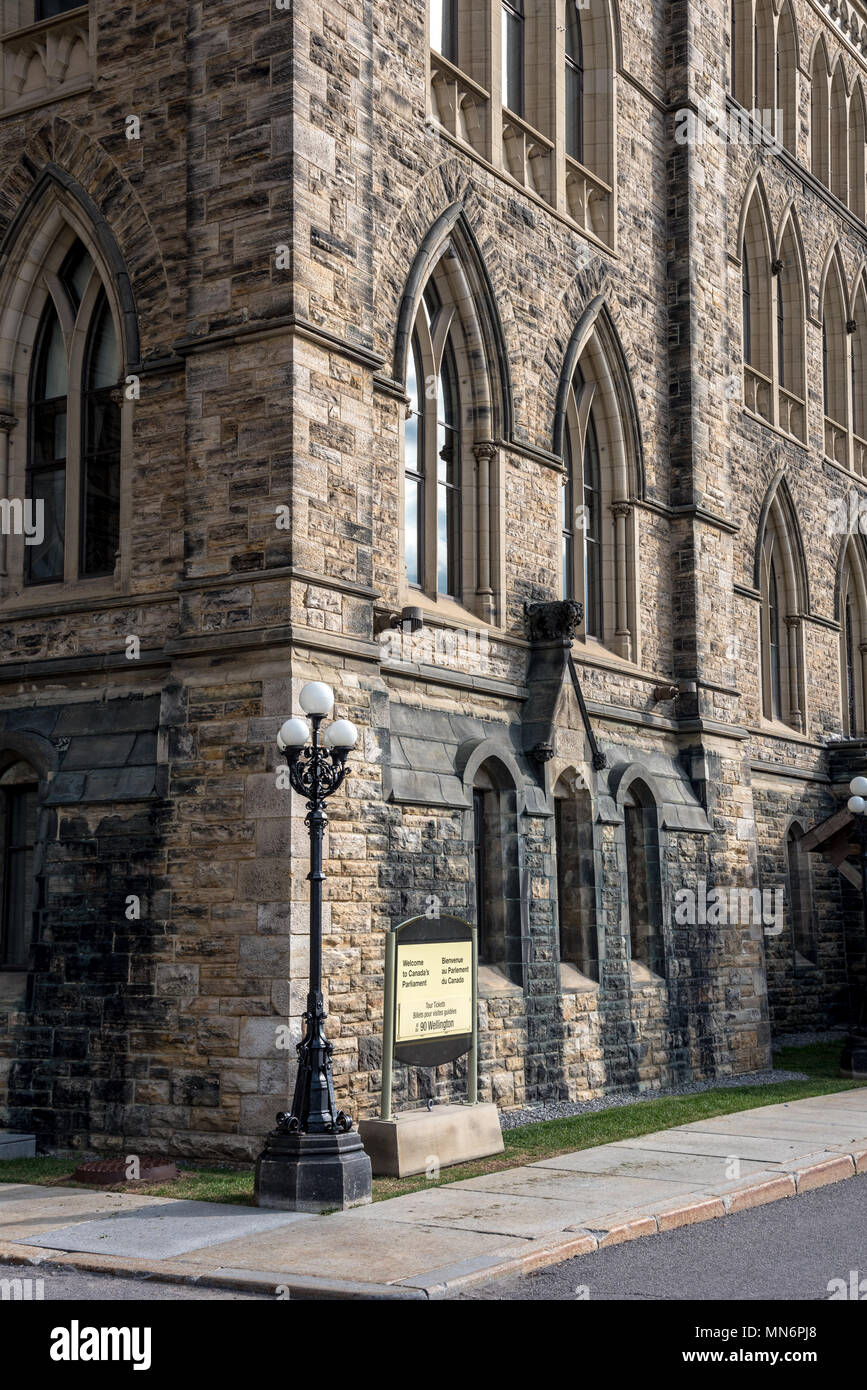 The canadian houses of parliament in ottawa hi-res stock photography ...