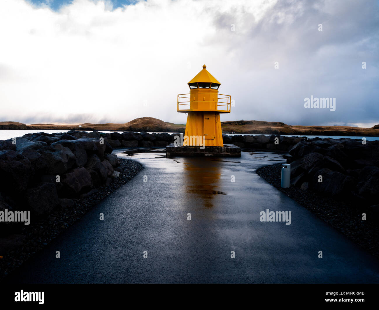 Reykjavík Norðurgarði (North Mole Head) yellow lighthouse, Reykjavik ...