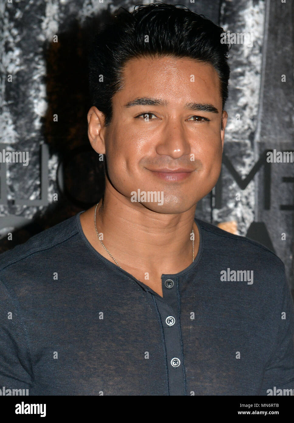 Actor mario lopez hi-res stock photography and images - Alamy