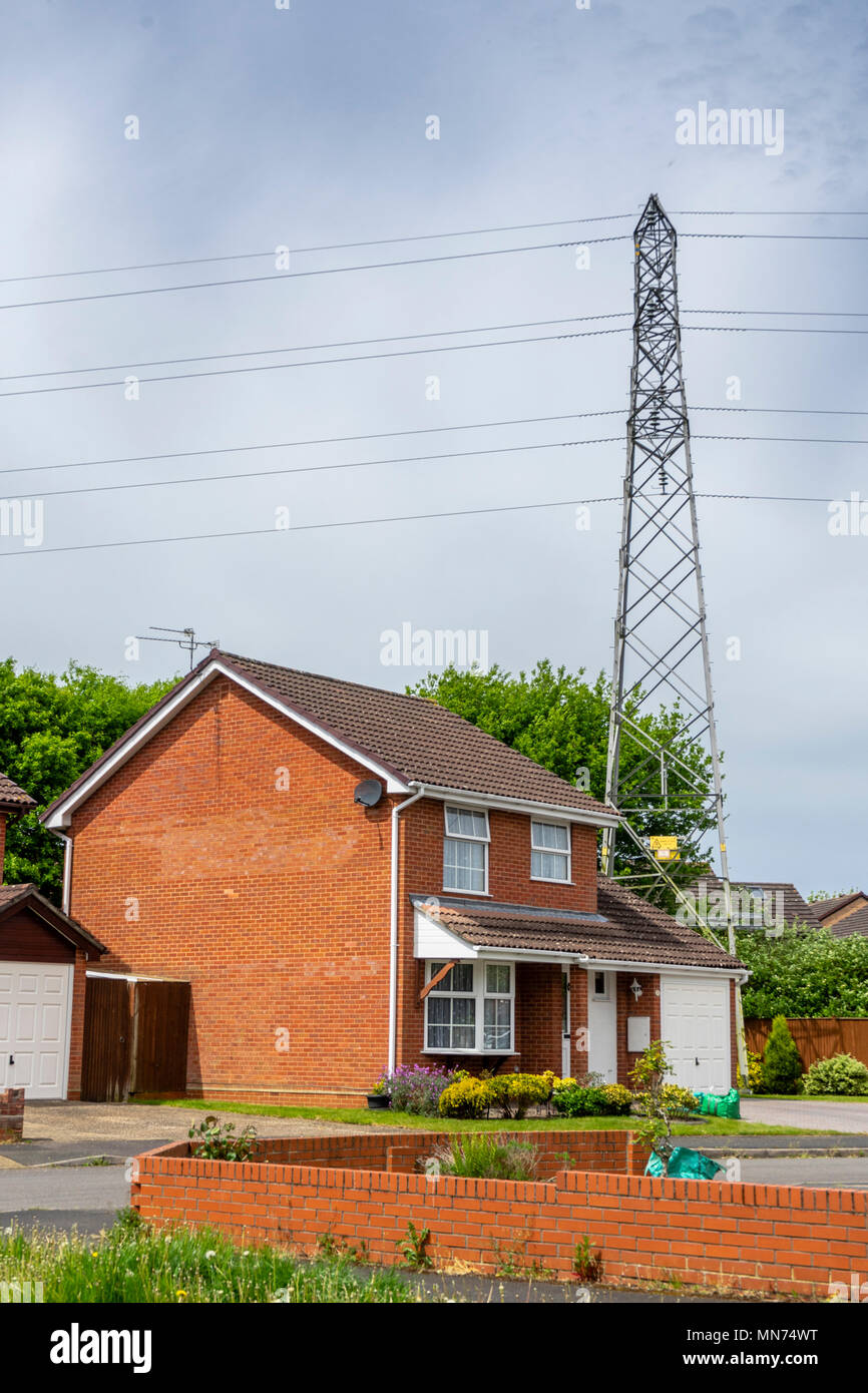 House power lines hi-res stock photography and images - Alamy