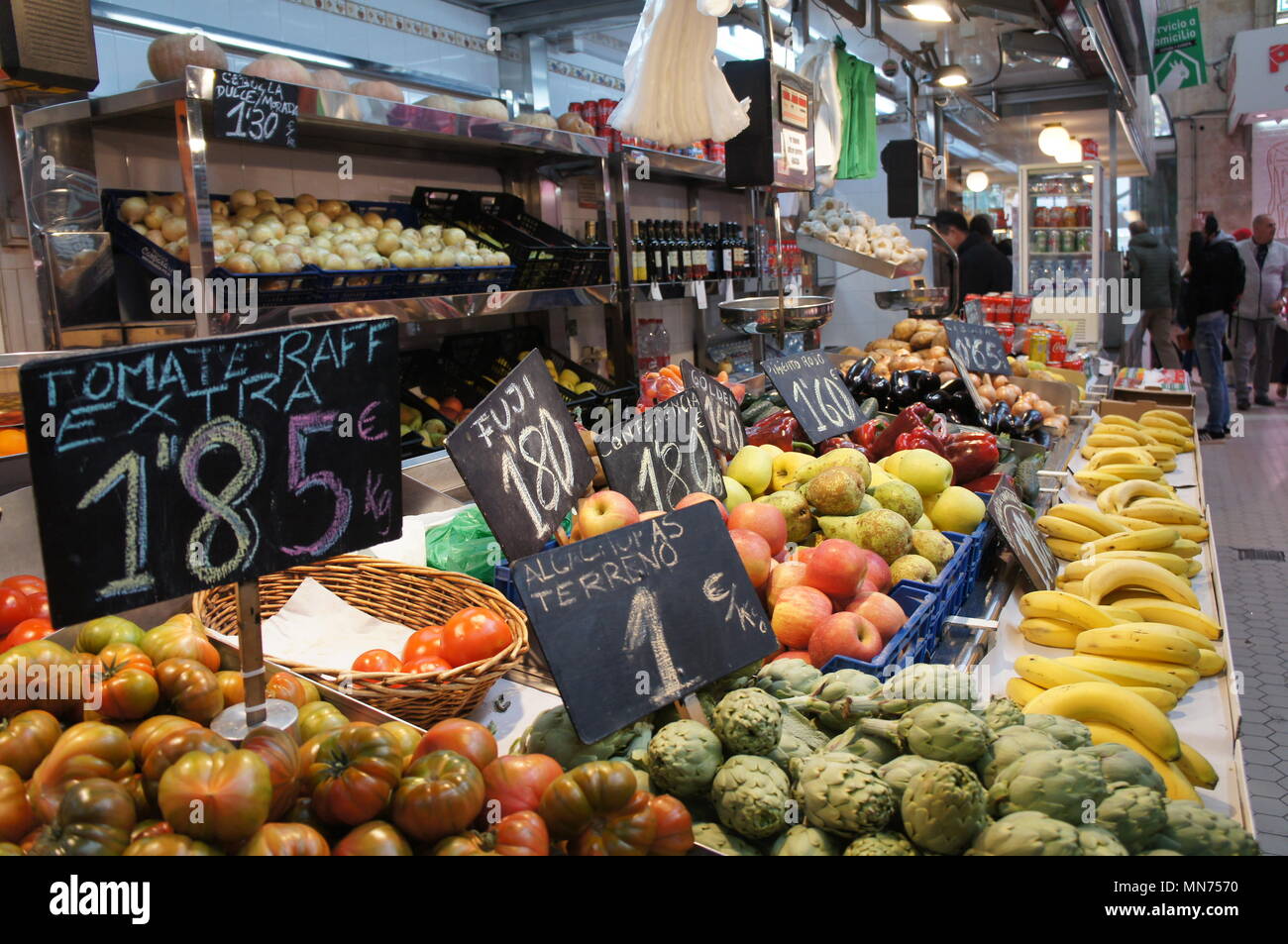 Mercat central hi-res stock photography and images - Alamy