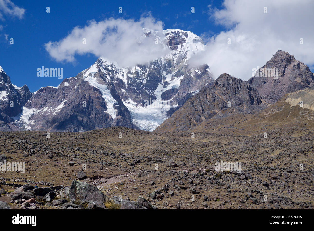 Andean scenery peru hi-res stock photography and images - Alamy