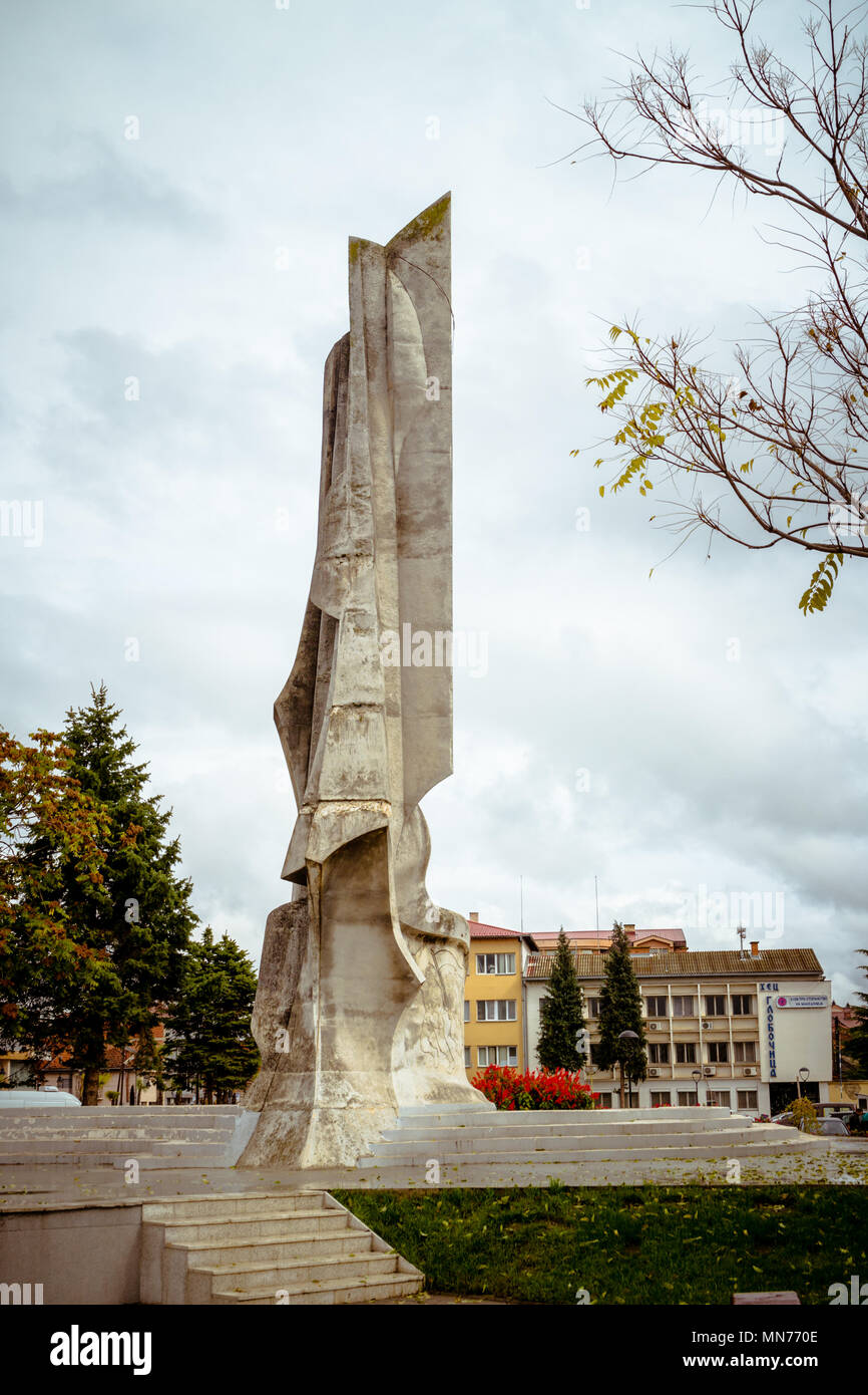 Concrete statue hi-res stock photography and images - Alamy