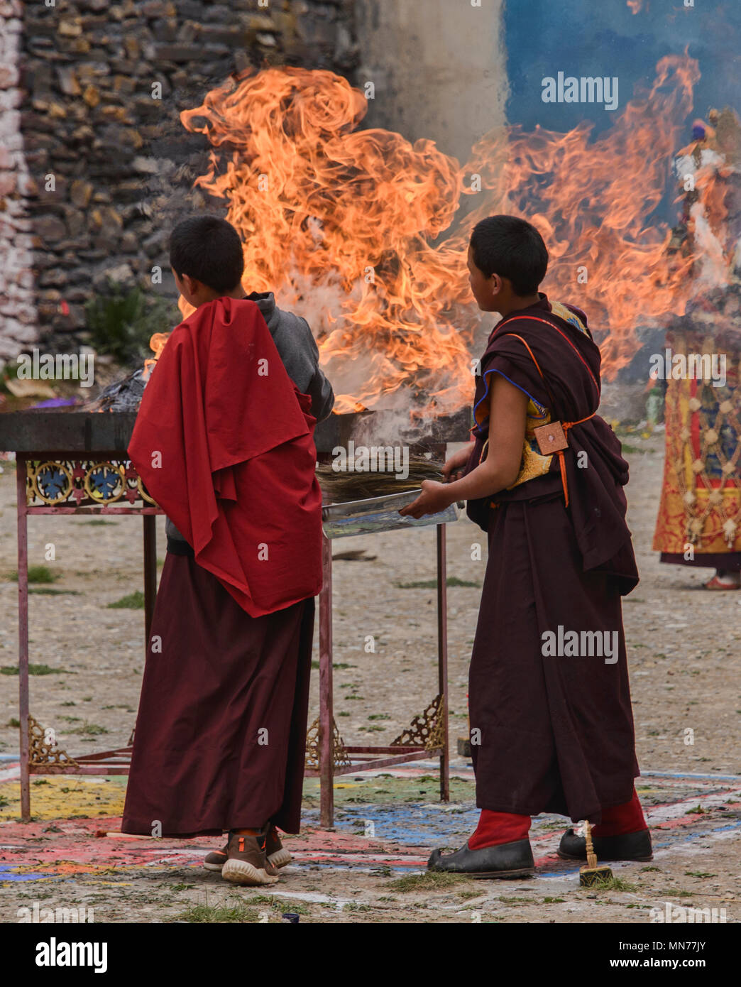 Buddhist monk fire hi-res stock photography and images - Alamy