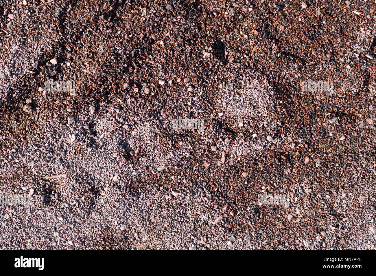 Wet gravel background hi-res stock photography and images - Alamy